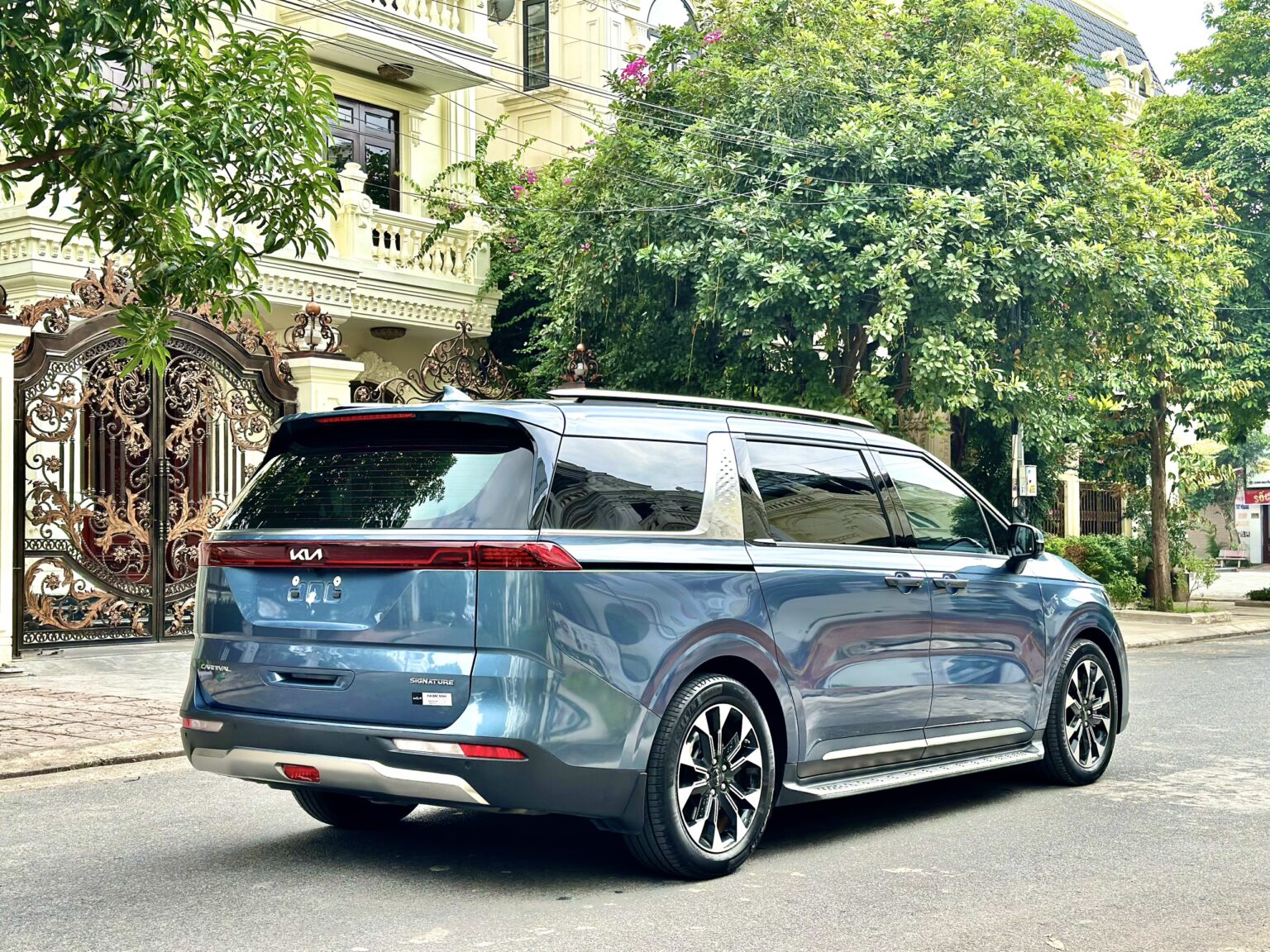 Kia Canival Signature - 2022 giá tốt nhất tại showroom BẮC NINH CAR